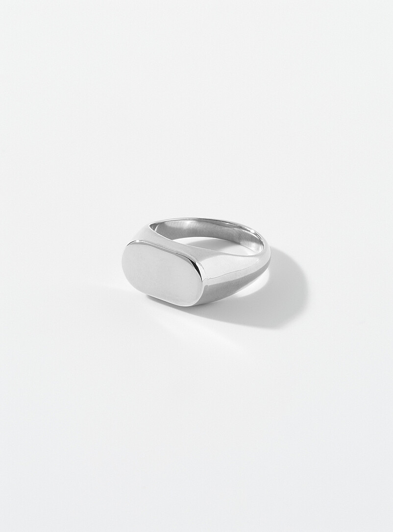 Minimalist signet ring | Simons | Shop Women's Rings Online | Simons