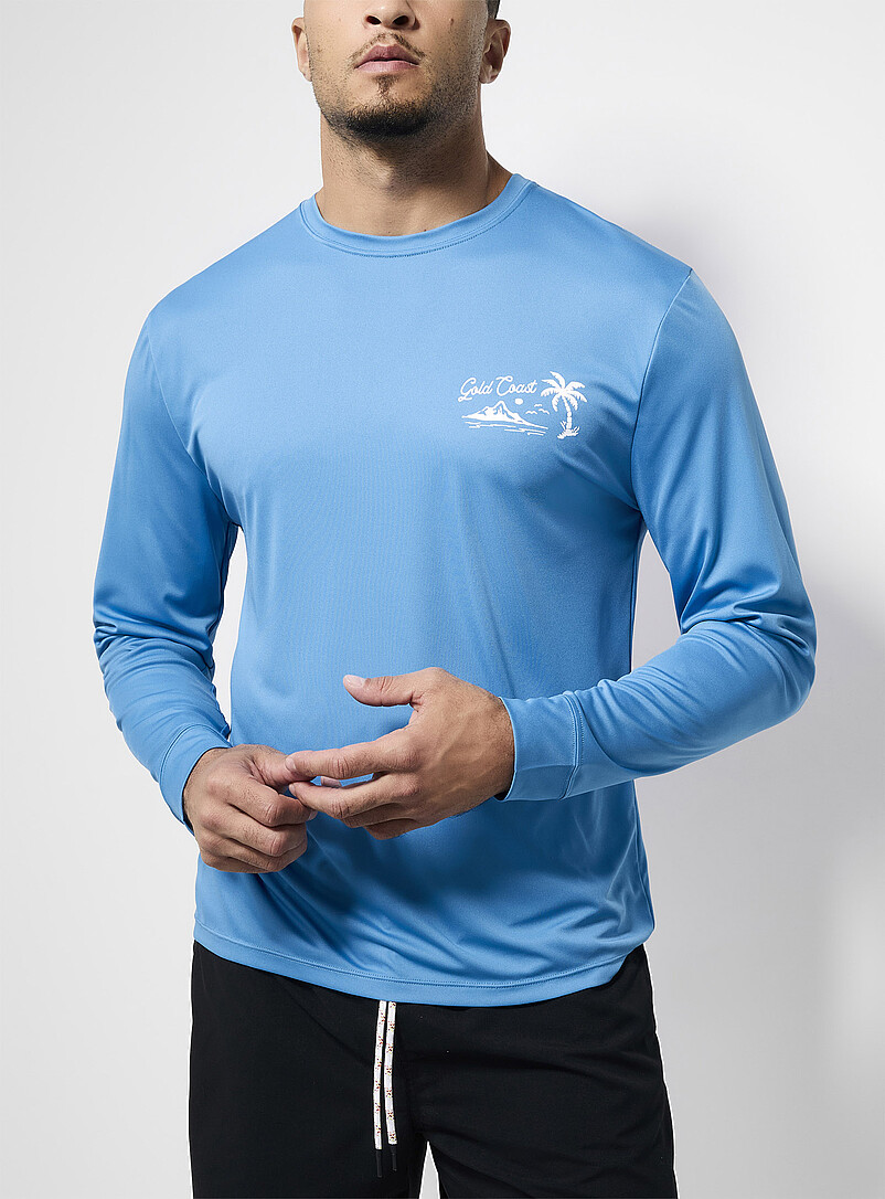 Le t-shirt rashguard imprimé destination | Simons | Maillots Rashguards ...