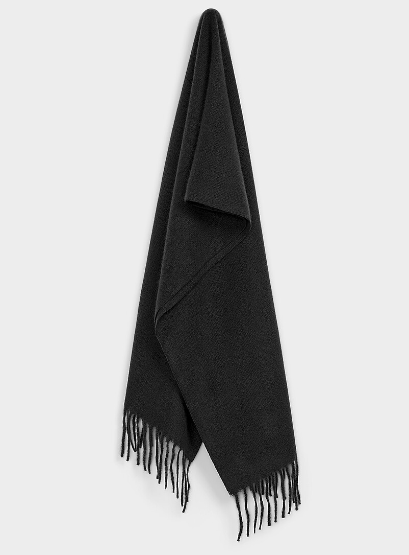 Solid cross-knit scarf | Simons | Women's Winter Scarves and Shawls ...