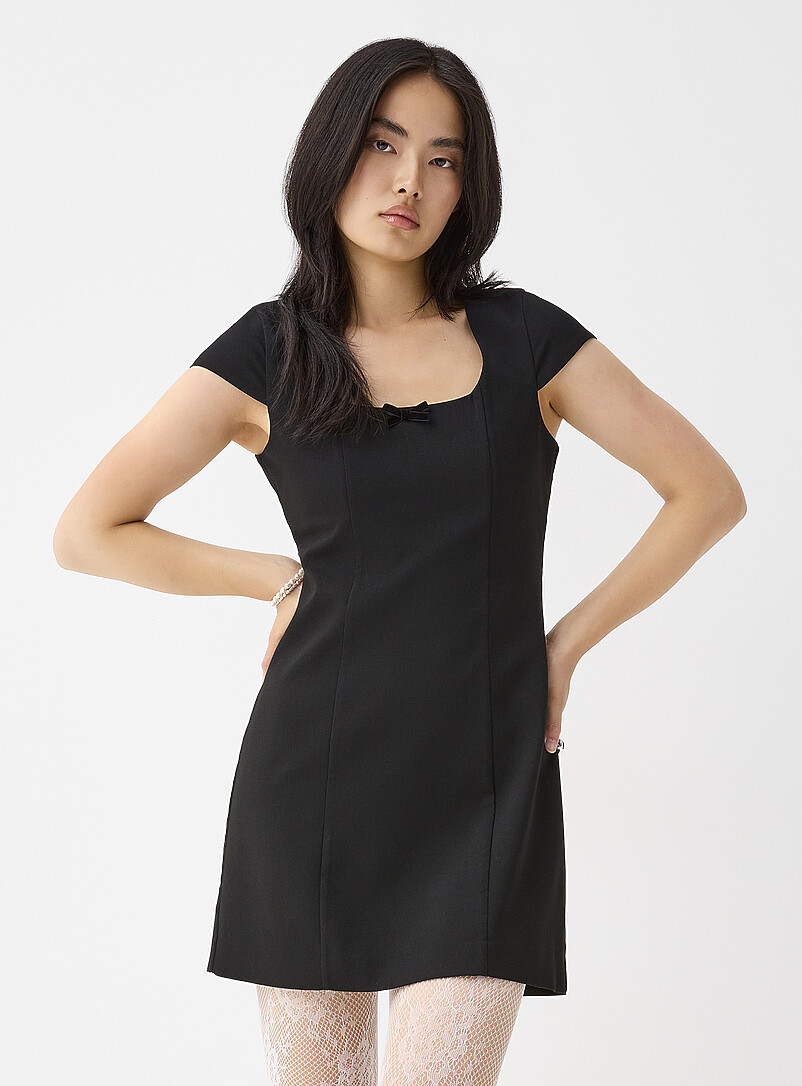 La robe mini petite boucle velours | Twik | Robes Courtes Mode pour ...