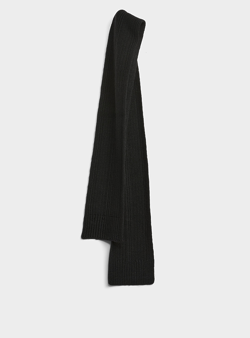 Thick ribbed knit narrow scarf | Simons | Women's Winter Scarves and ...