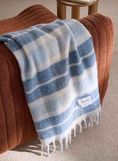 Sky blue checkered faux-mohair throw 130 x 170 cm | Simons Maison ...